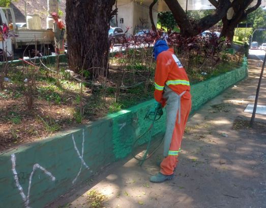 Remoção de pichação na Av 23 de Maio - Subprefeitura - Sé - Prefeitura